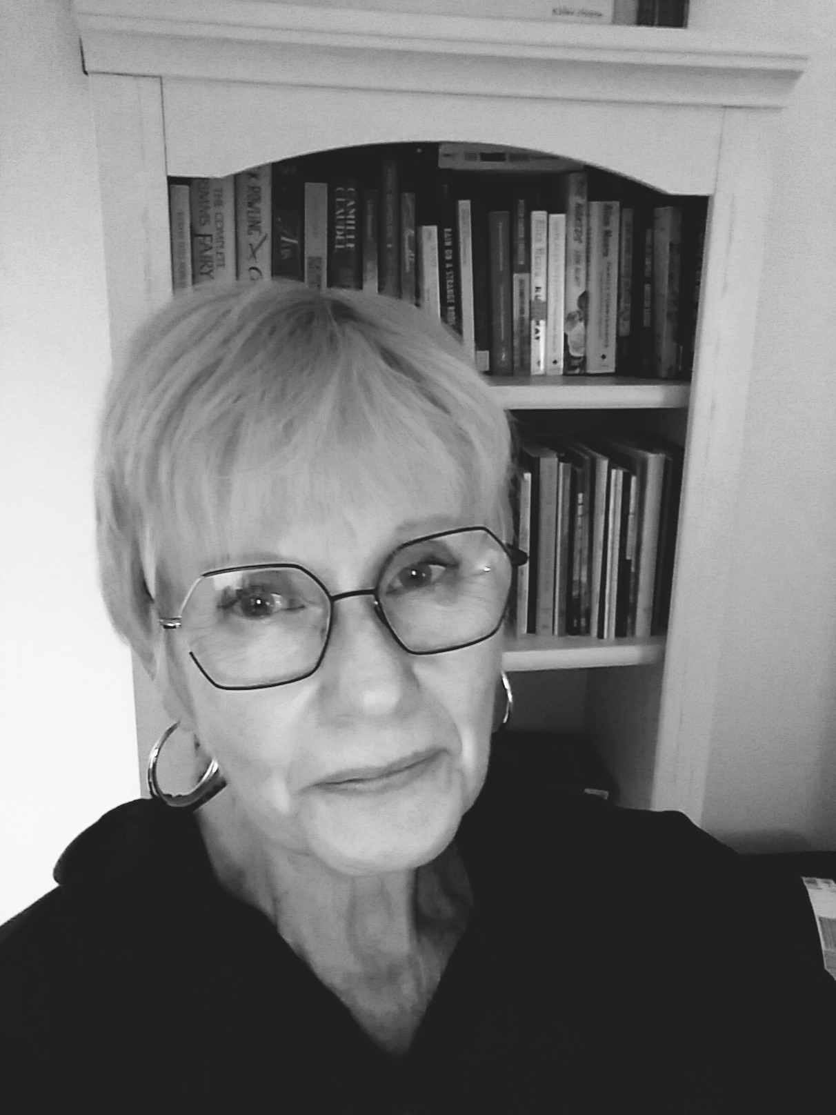 Friends – A Poem by Sarah Russell – Poetry Breakfast